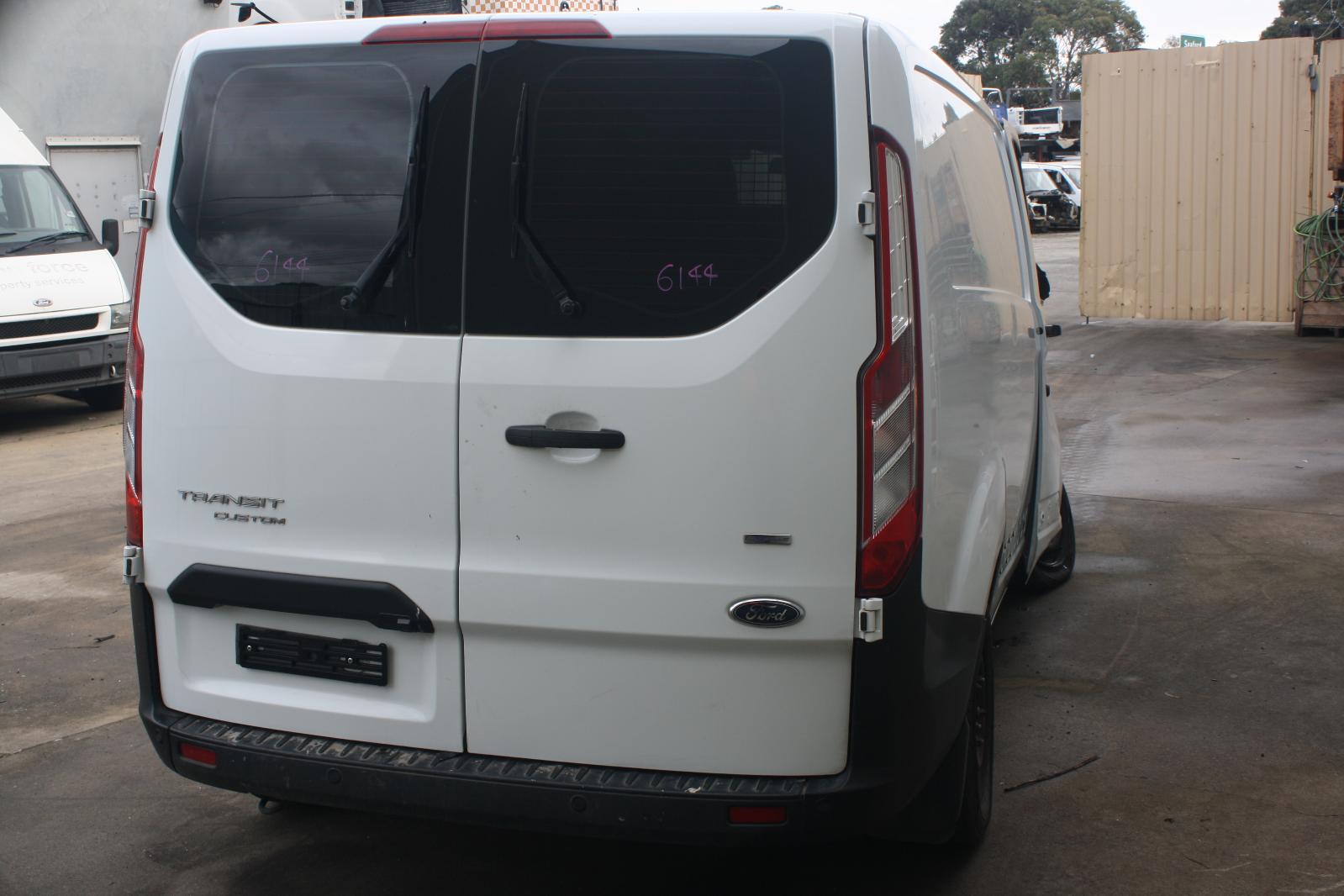 FORD TRANSIT CUSTOM VN 09/2013-08/2023 REAR PARKING SENSOR SET AND LOOM ...