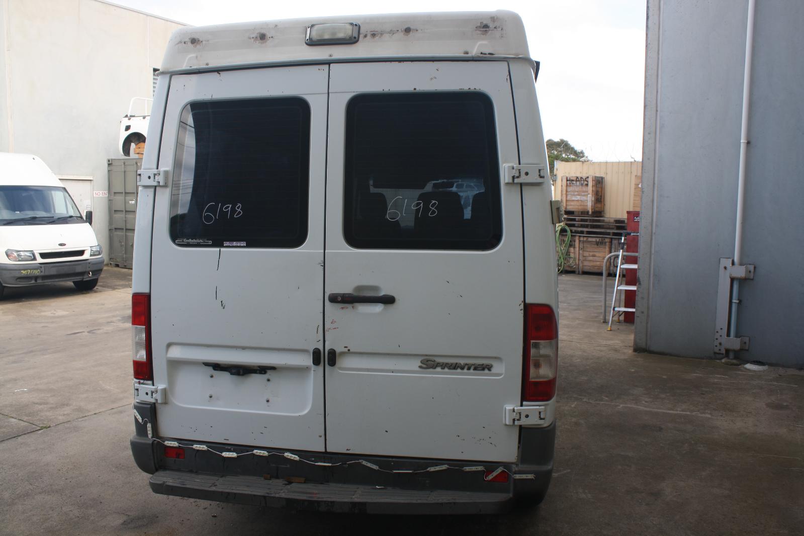 MERCEDES BENZ SPRINTER 02/1998-10/2006 FRONT PANEL RIGHT HEADLIGHT ...