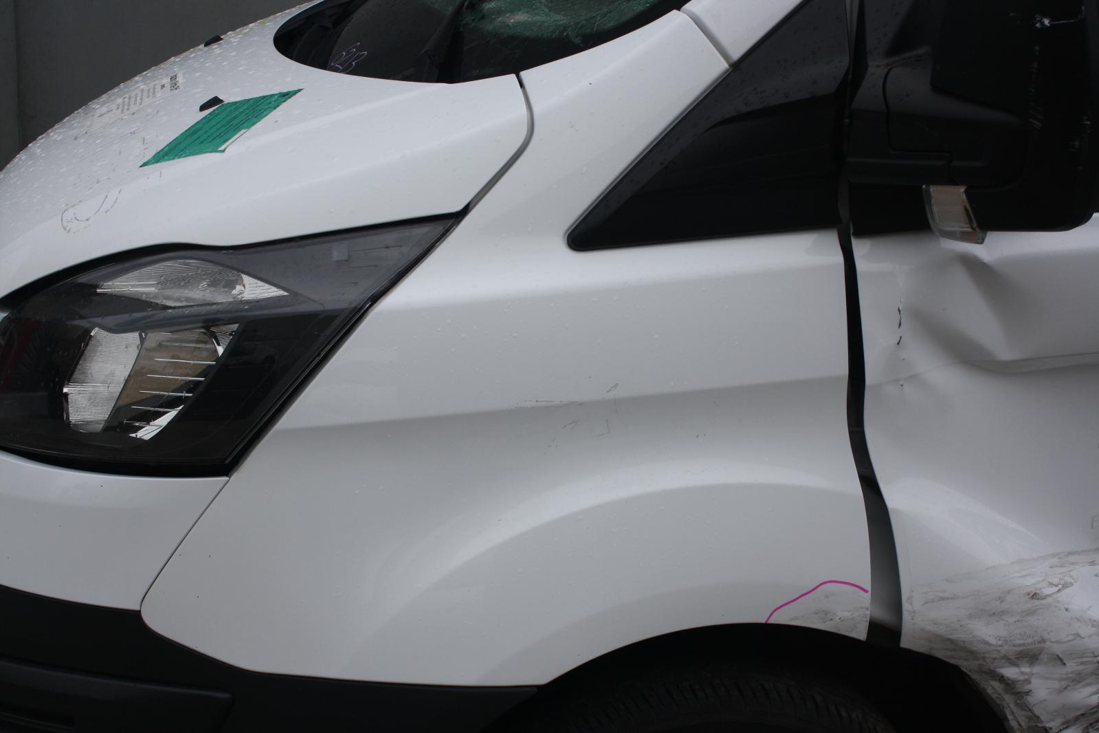 FORD TRANSIT CUSTOM VN 09/2013-12/2017 RADIATOR GRILLE - Transit Spares