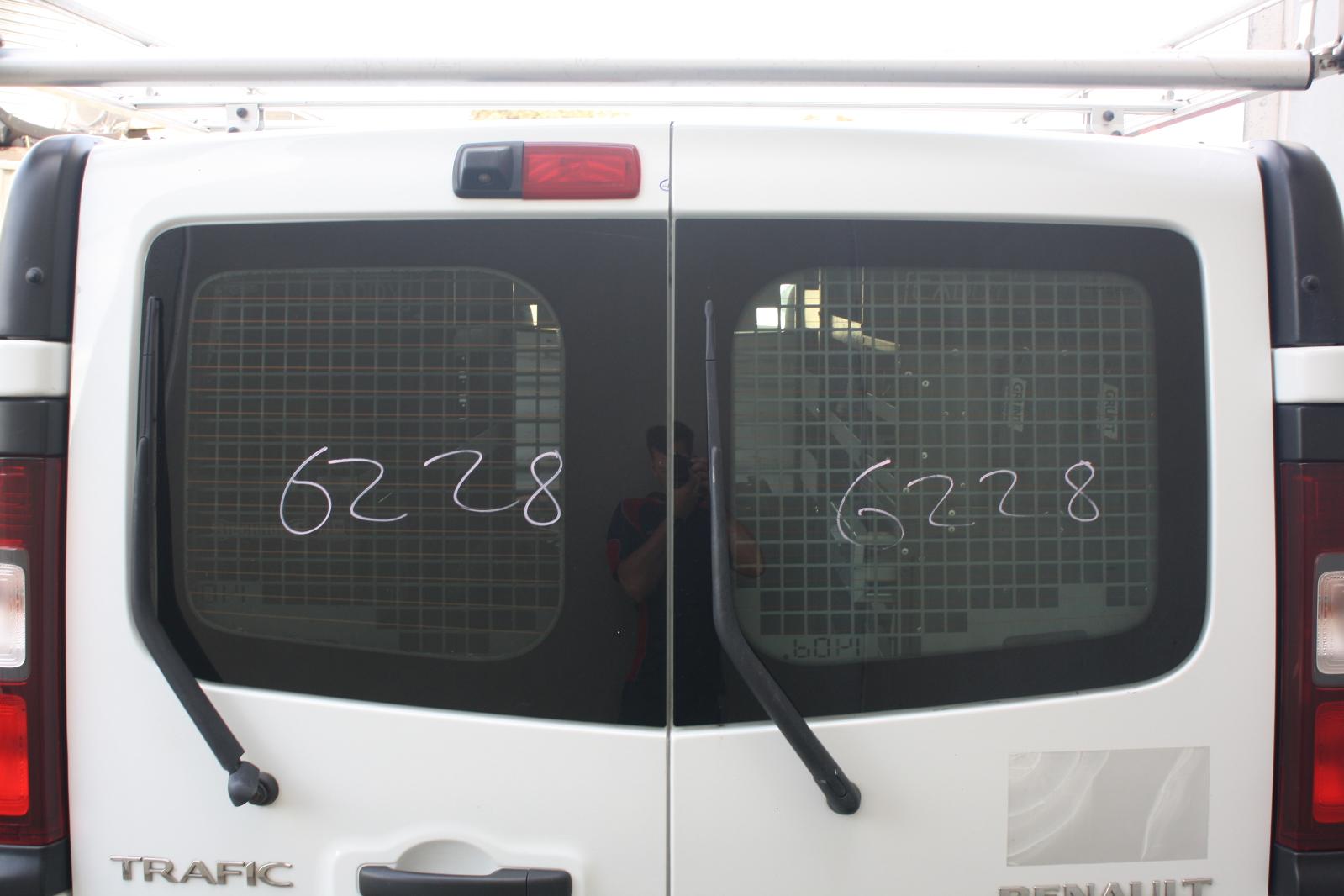 RENAULT TRAFIC X82 01/2015-2021 LOCK MECHANISM RIGHT BARN DOOR UPPER AND LOWER - First Auto Parts
