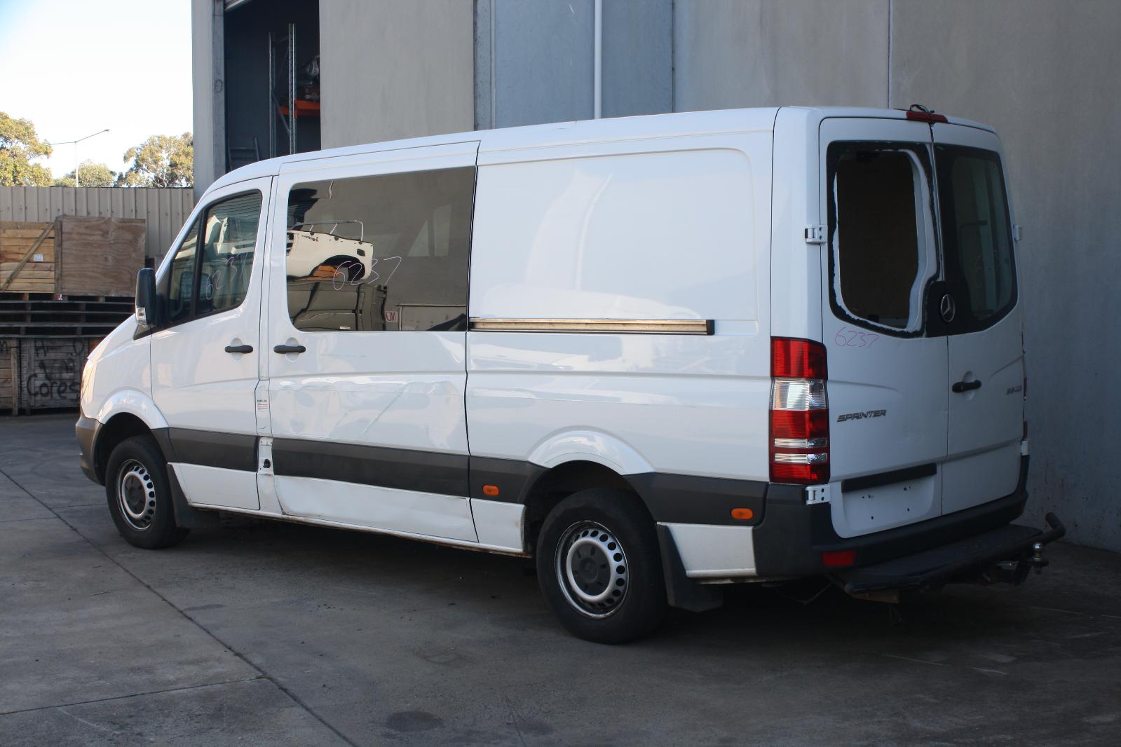 MERCEDES BENZ SPRINTER NCV3 10/2006-04/2018 REAR BUMPER BAR END RIGHT ...
