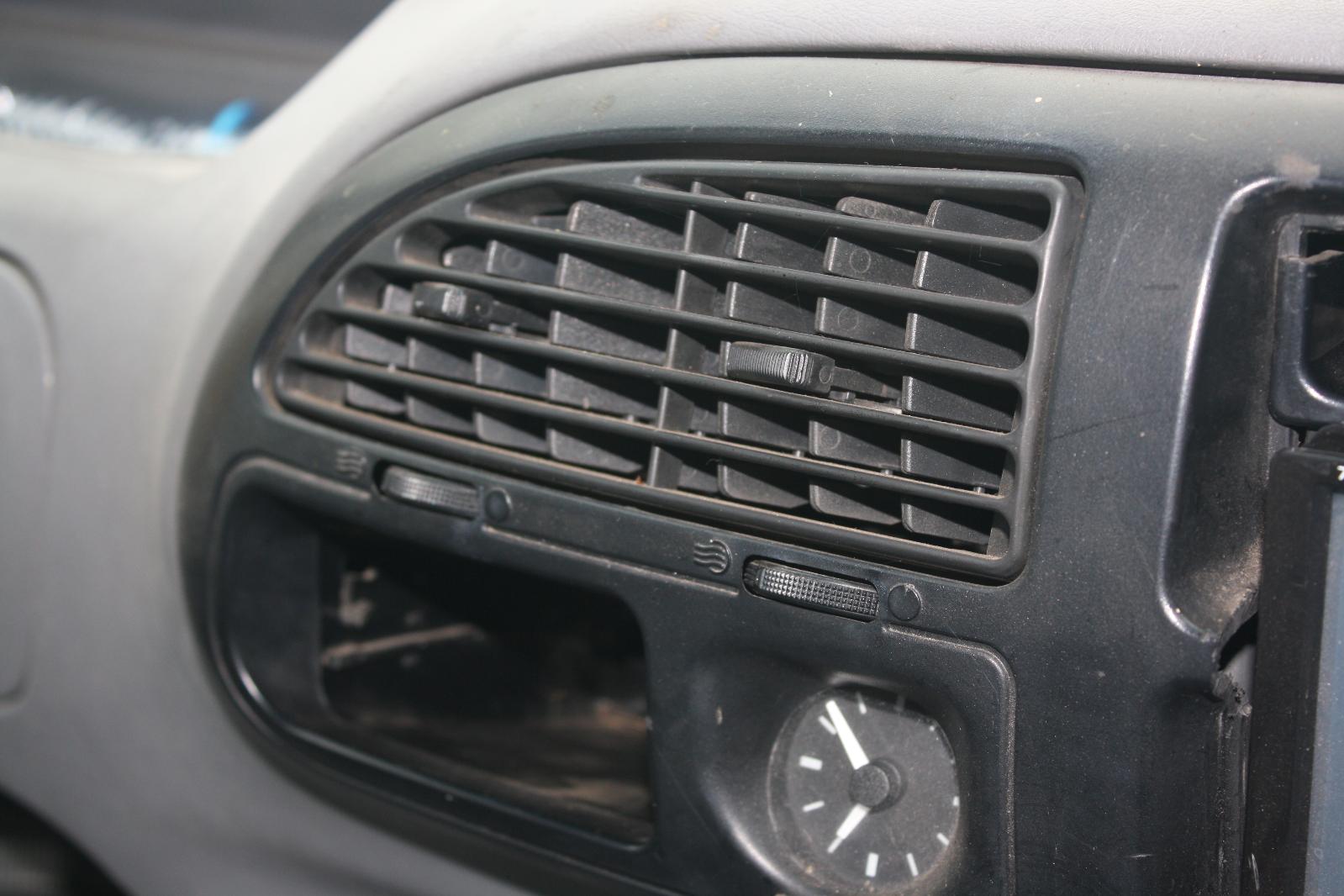 FORD TRANSIT VG 01/1997-09/2000 RIGHT AIR VENT TRIM PANEL - Transit Spares