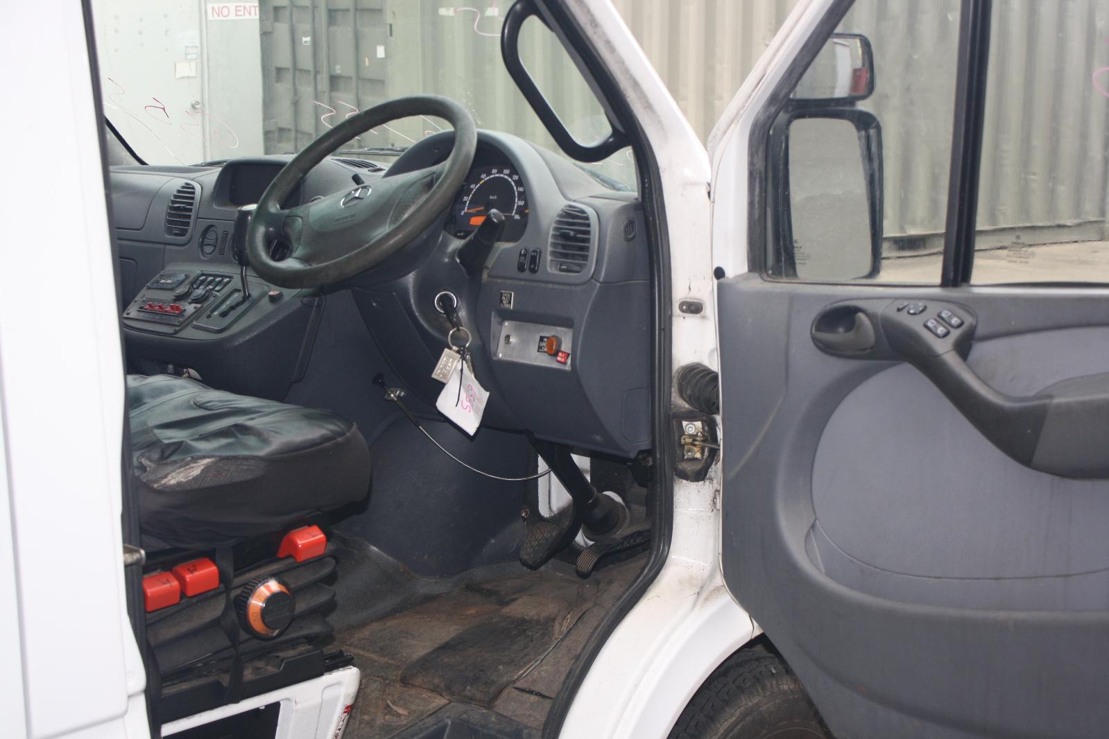 MERCEDES BENZ SPRINTER 02/1998-10/2006 GEAR SHIFTER VAN - Sprinter Spares