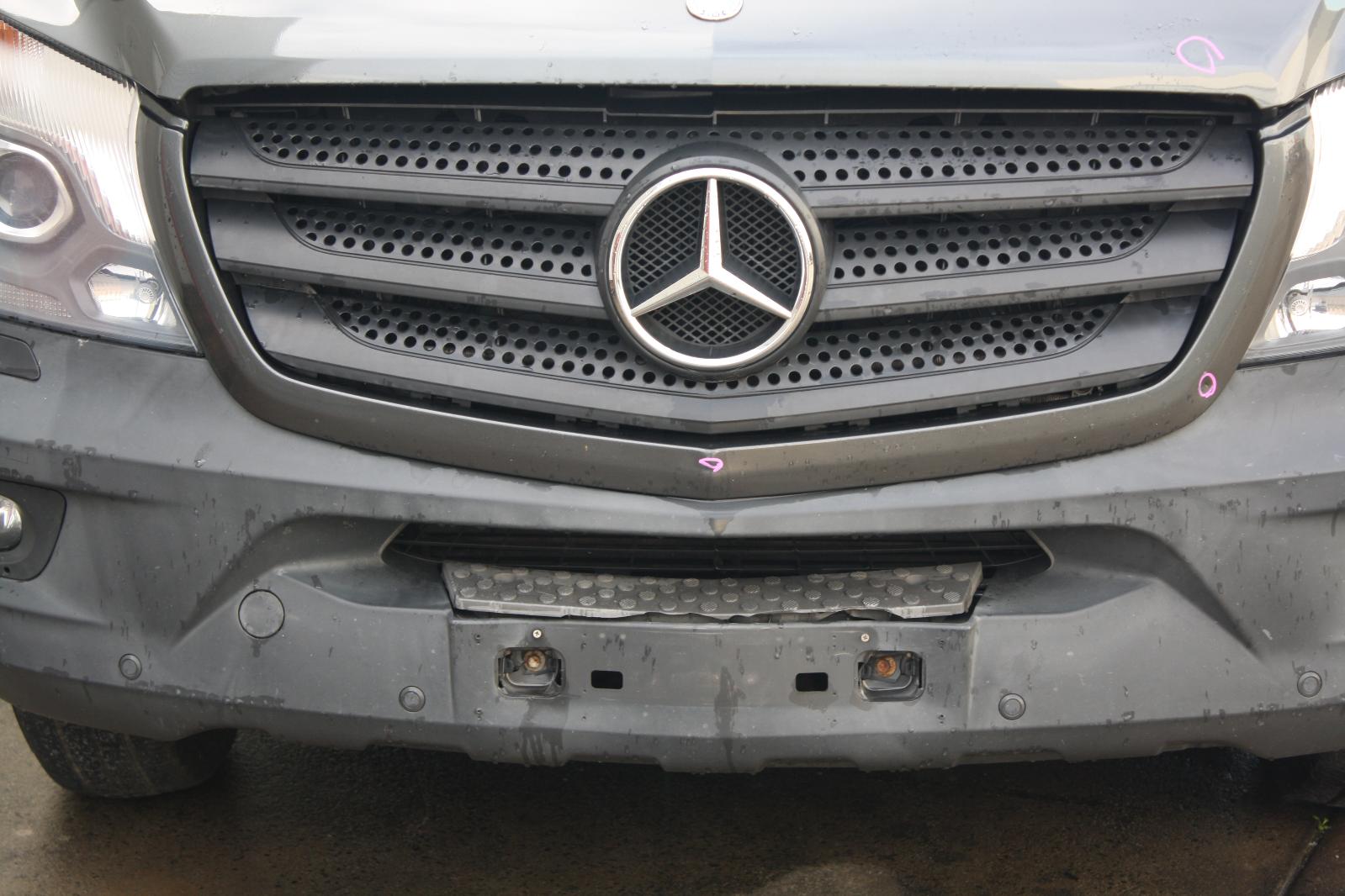 MERCEDES BENZ SPRINTER 10/2006-04/2018 LEFT HEADLAMP WASHER AND BRACKET ...