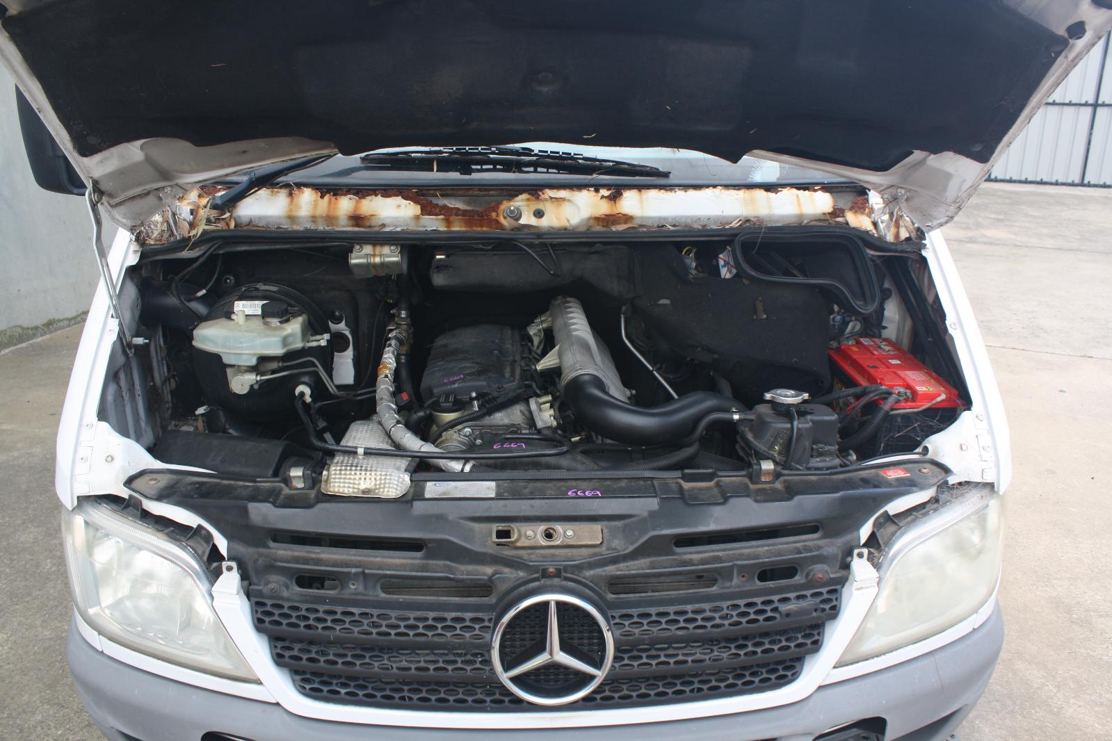 MERCEDES BENZ SPRINTER 02/1998-10/2006 WIPER MOTOR VAN - Sprinter Spares