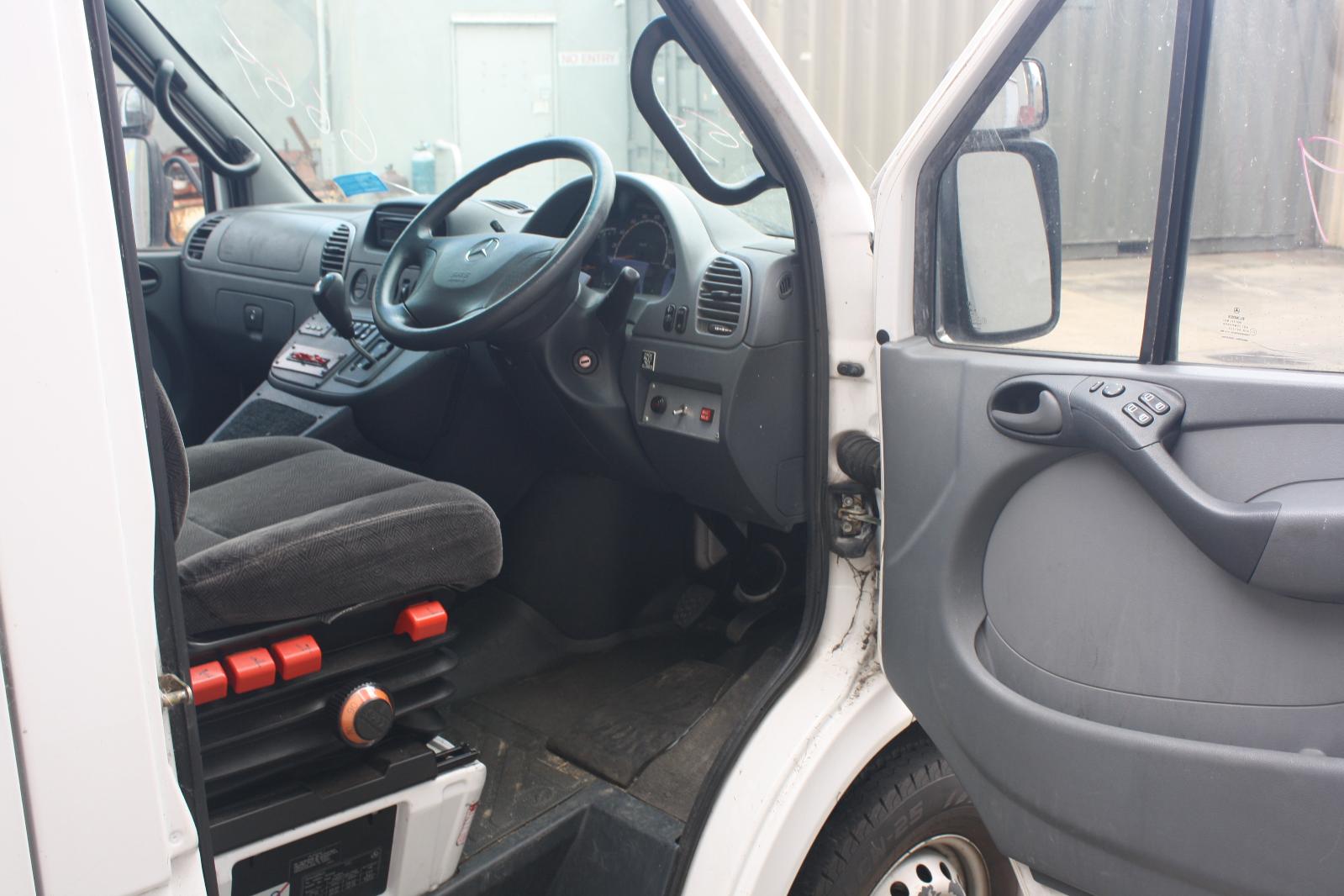 MERCEDES BENZ SPRINTER 02/1998-10/2006 WIPER MOTOR VAN - Sprinter Spares