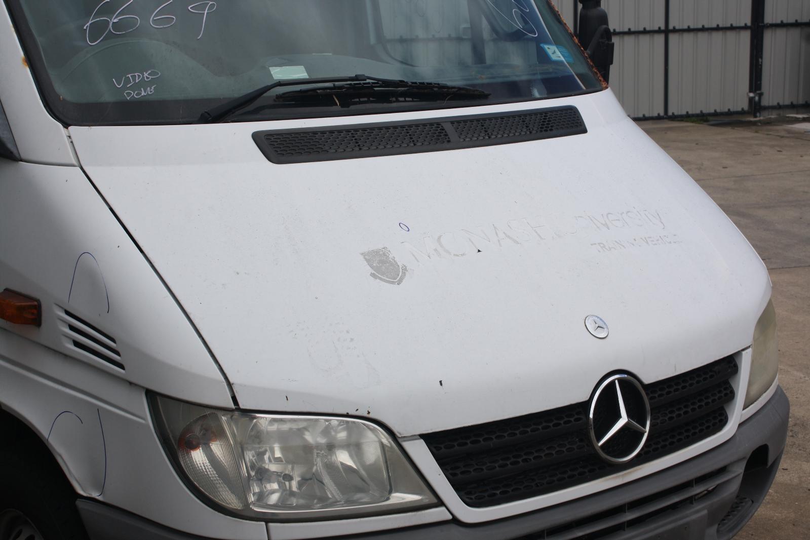 MERCEDES BENZ SPRINTER 02/1998-10/2006 WIPER MOTOR VAN - Sprinter Spares