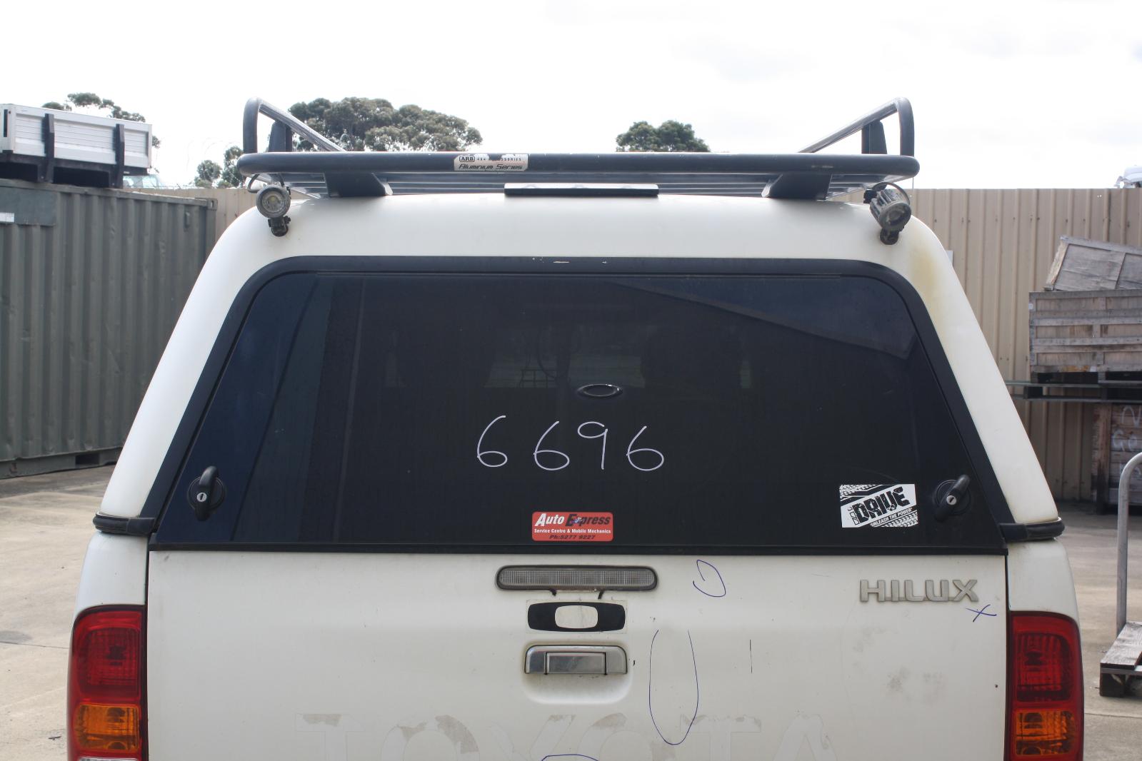 TOYOTA HILUX 03/2005-08/2015 TAILGATE HINGES PAIR - Hilux Spares