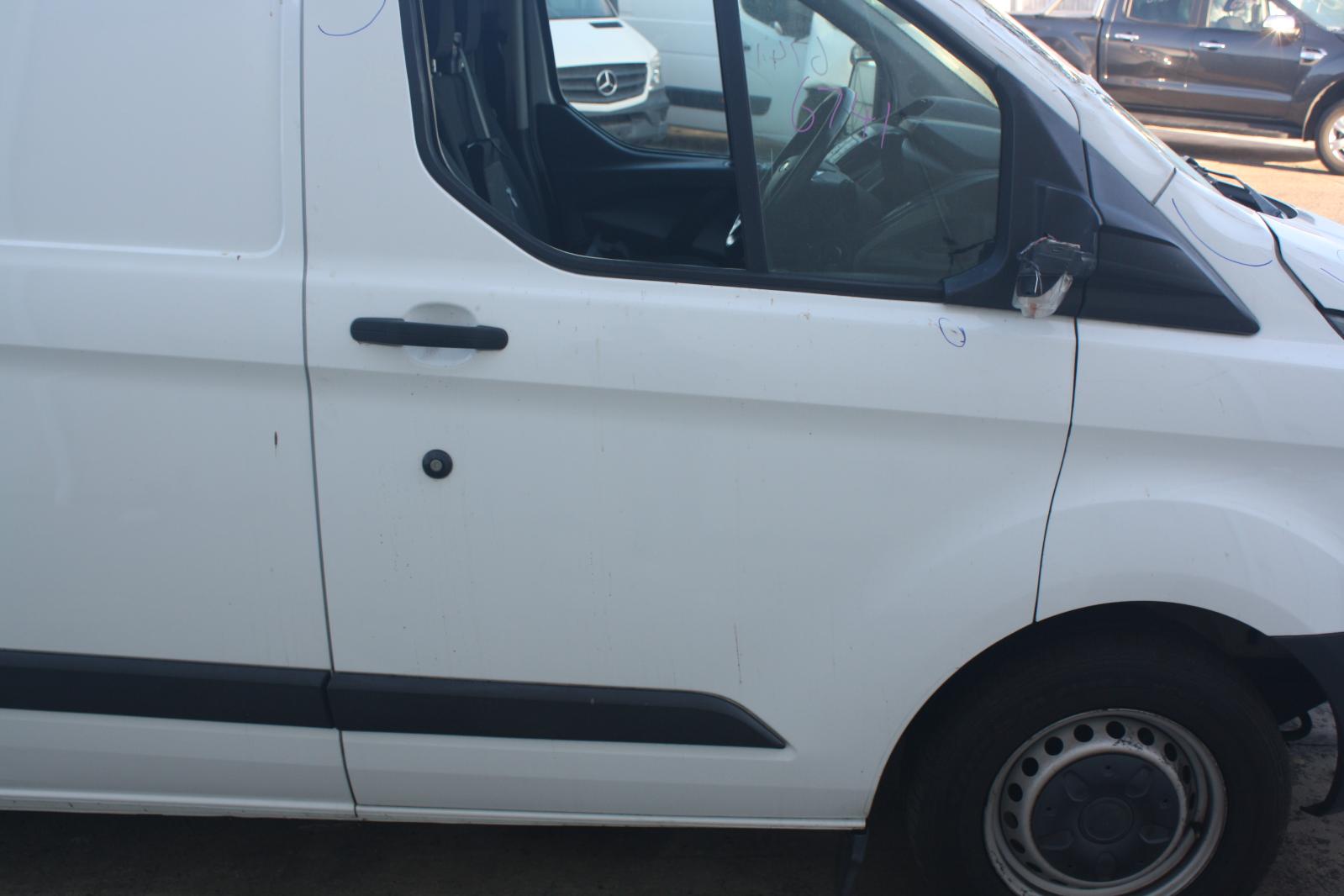 FORD TRANSIT CUSTOM VN 09/2013-12/2017 RIGHT GUARD LINER - Transit Spares