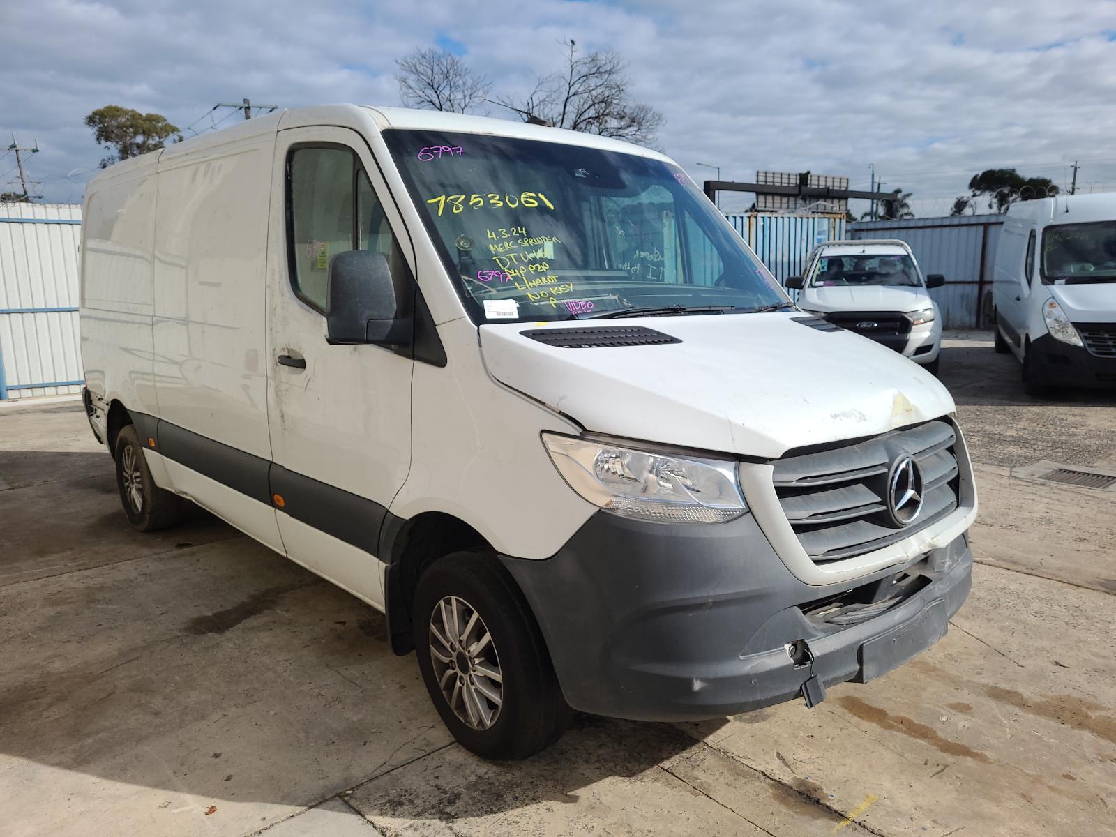 MERCEDES BENZ SPRINTER VS30 05/2018-2024 CALIPER LEFT REAR MANUAL ...