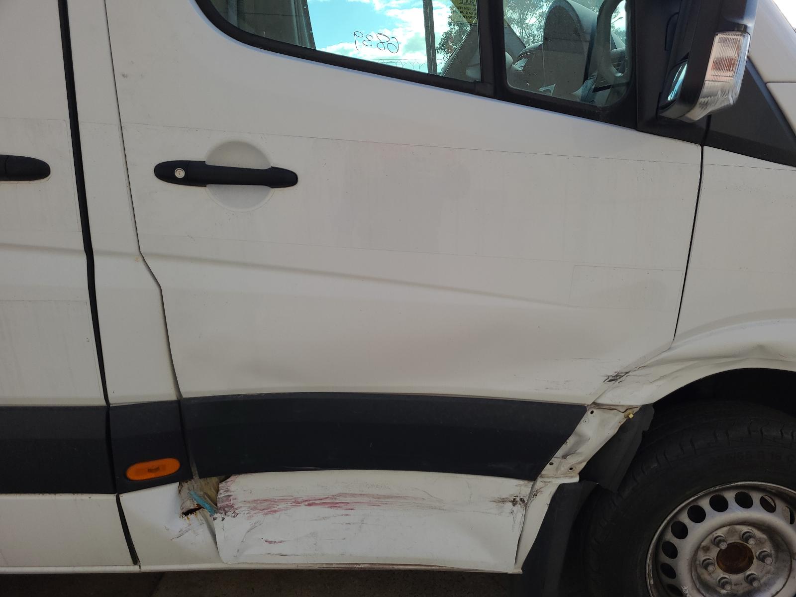 MERCEDES BENZ SPRINTER 10/2006-04/2018 CENTRE RIGHT SLIDING DOOR ROLLER ...