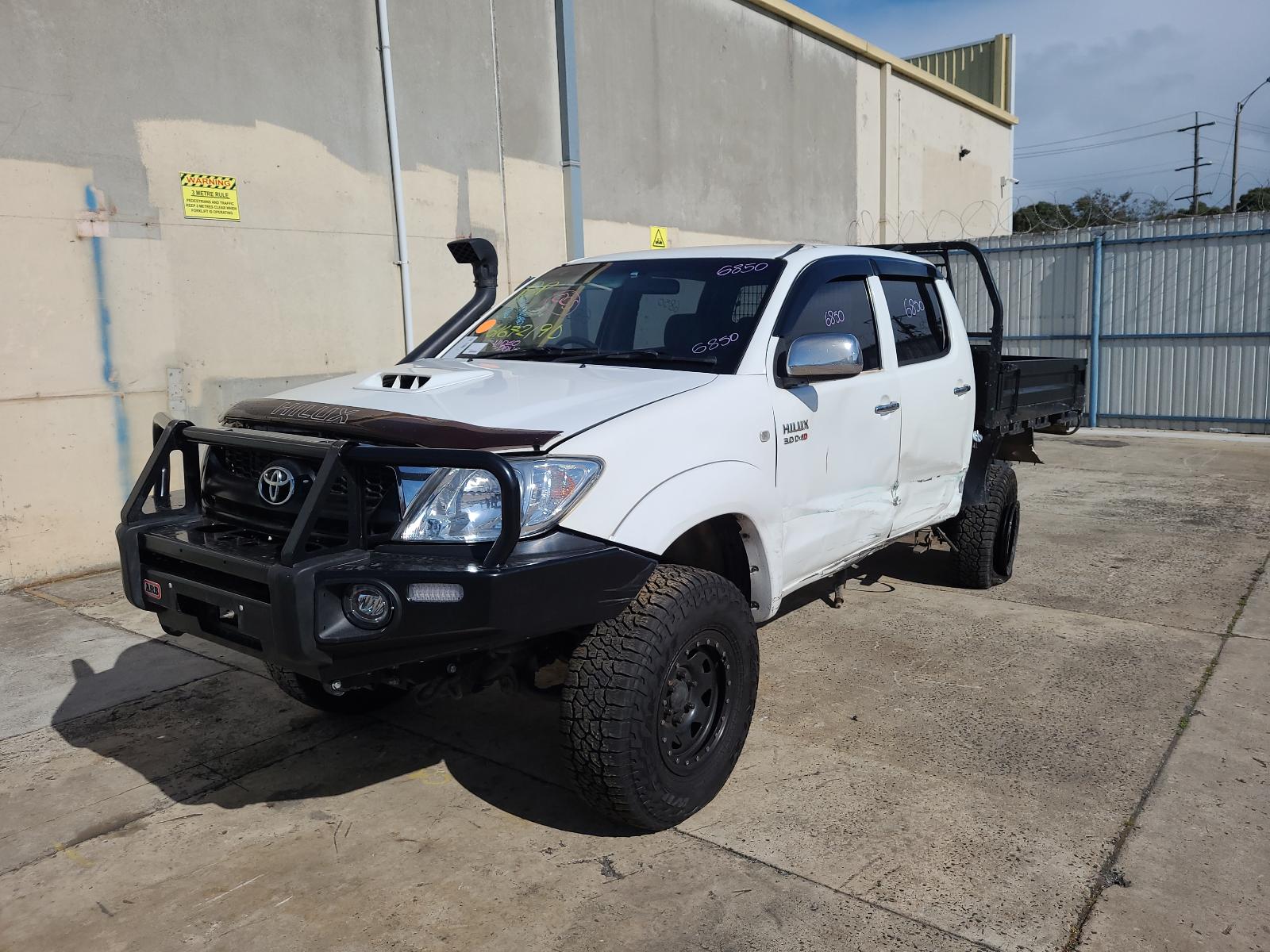 TOYOTA HILUX 03/2005-08/2011 INTERIOR MIRROR - Hilux Spares