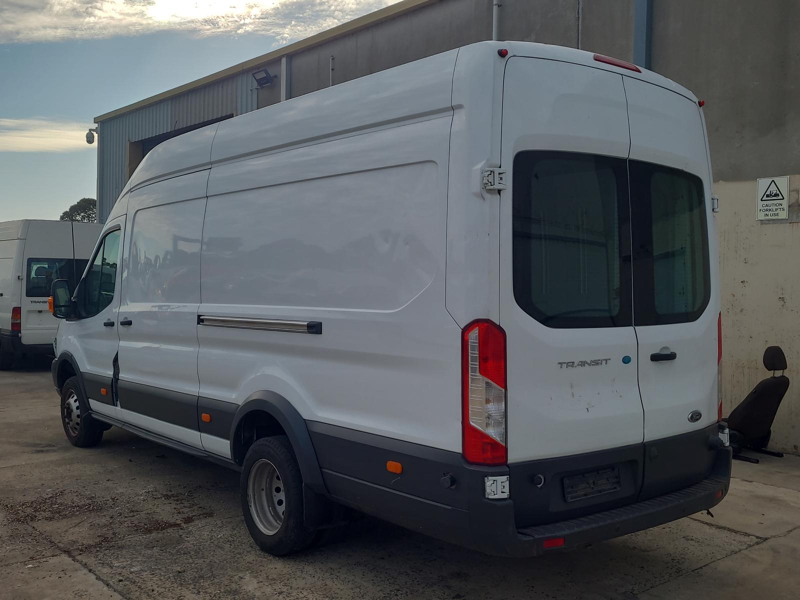 FORD TRANSIT 2014-2024 BODY/DOOR MOULD VO, SLIDING DOOR LOWER MOULDING ...