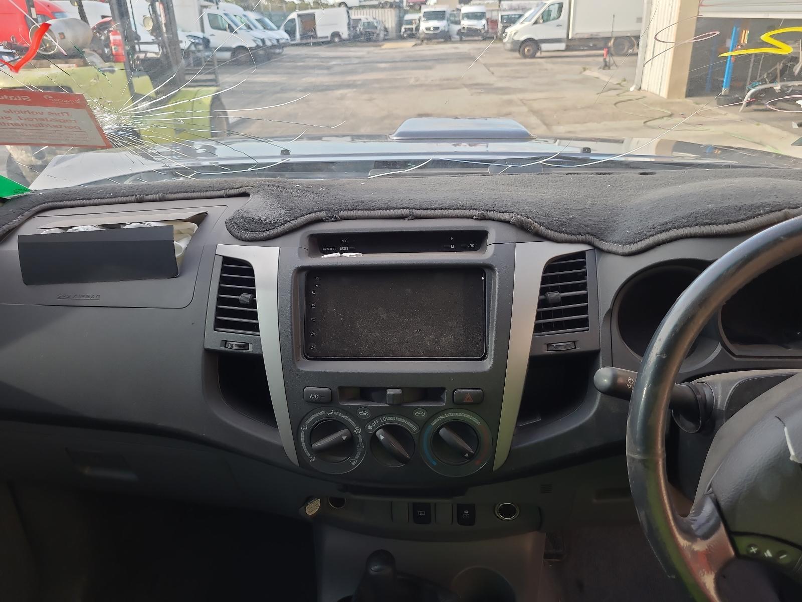 TOYOTA HILUX 2005-2011 CONSOLE CENTRE CONSOLE LID ONLY, PLASTIC, LIGHT ...