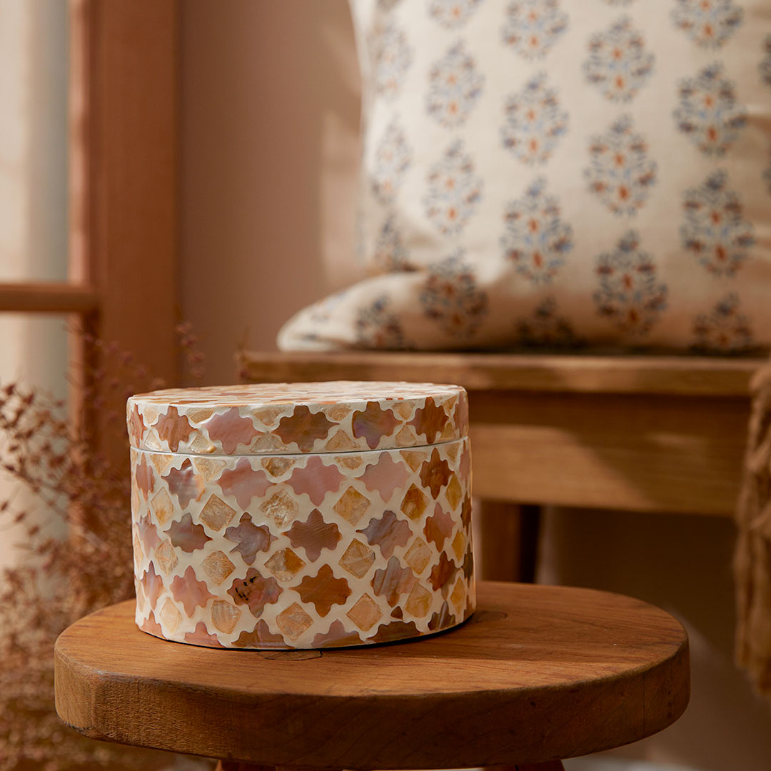 Shop Nyra Shell Inlay Frames - Pink - Pink Online | Bed Bath N' Table