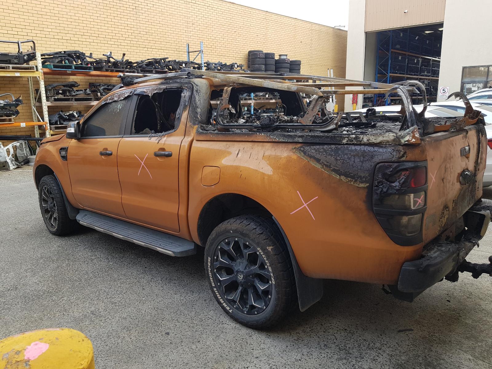 Left Indicator/Fog/Side Ranger Ford 2019