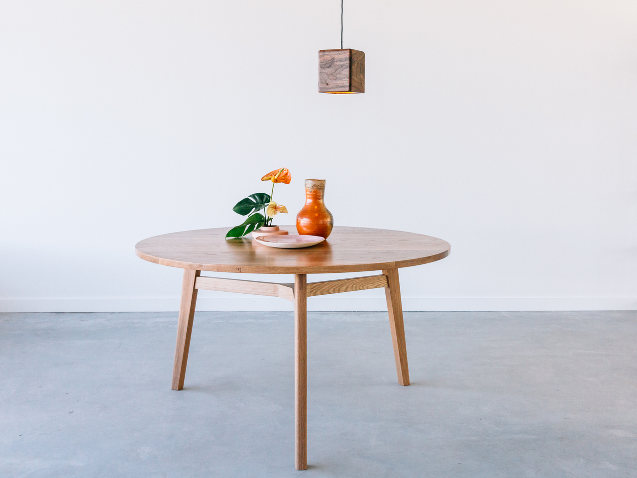Ari Dining Table by Jeremy Lee | Handkrafted