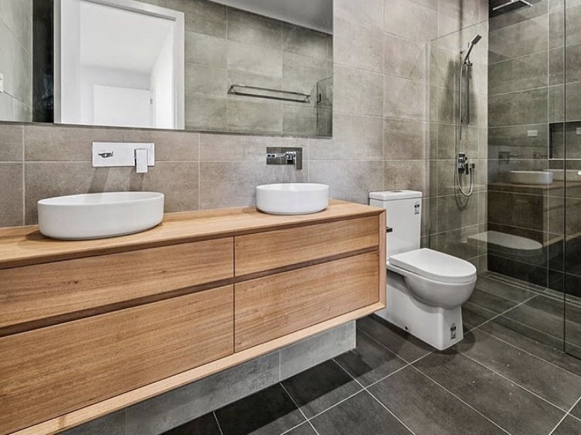 Chestnut vanity by Zac Pearton | Handkrafted