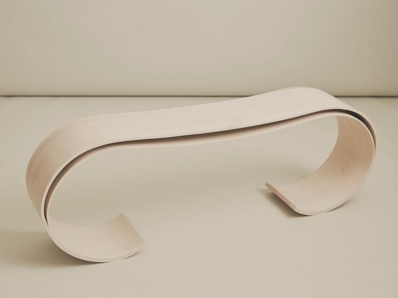 'Sinuous' Bench Seat by Denni Maroudas | Handkrafted