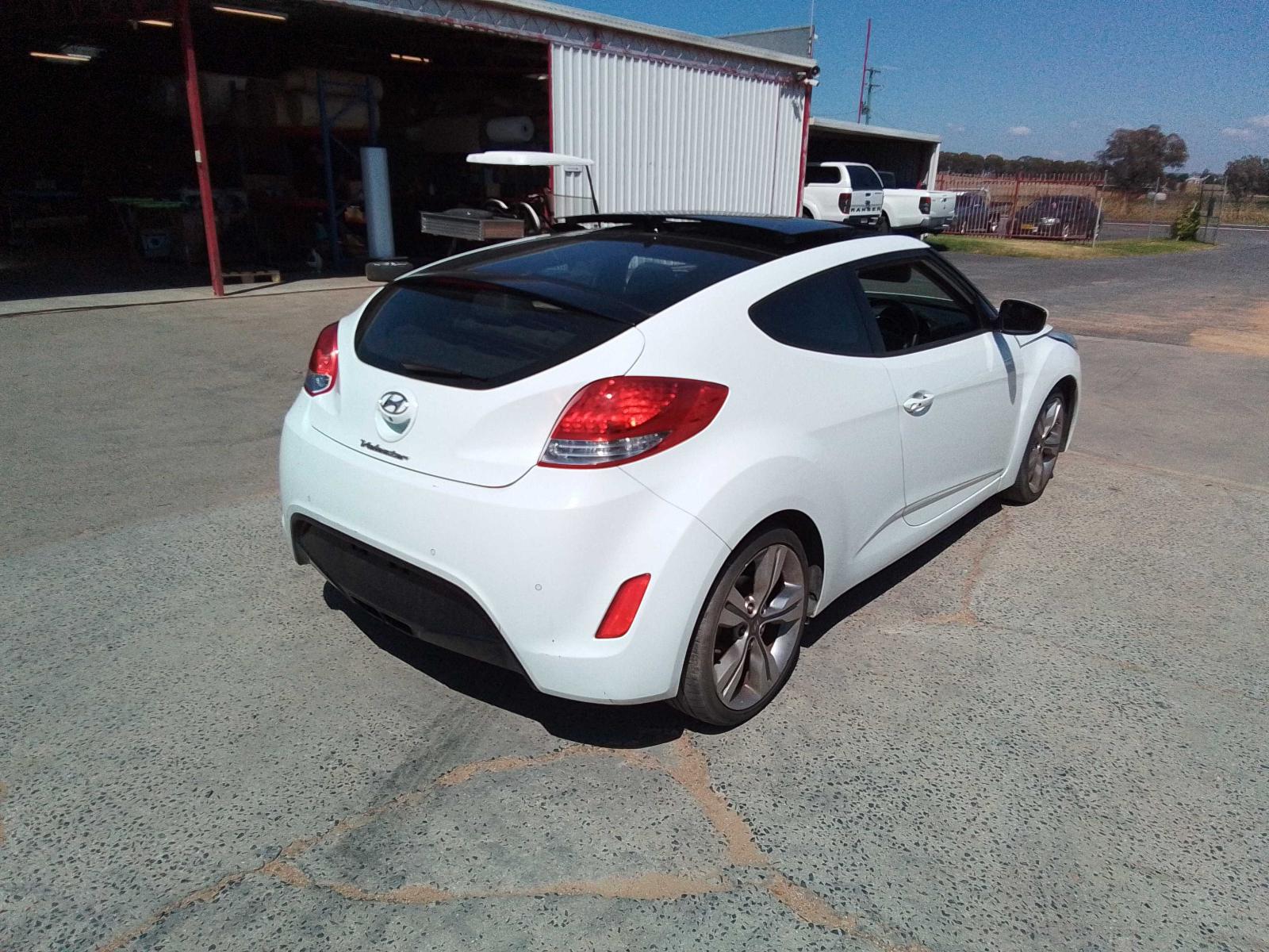 Door/Boot/Gate Lock Veloster Hyundai 2013