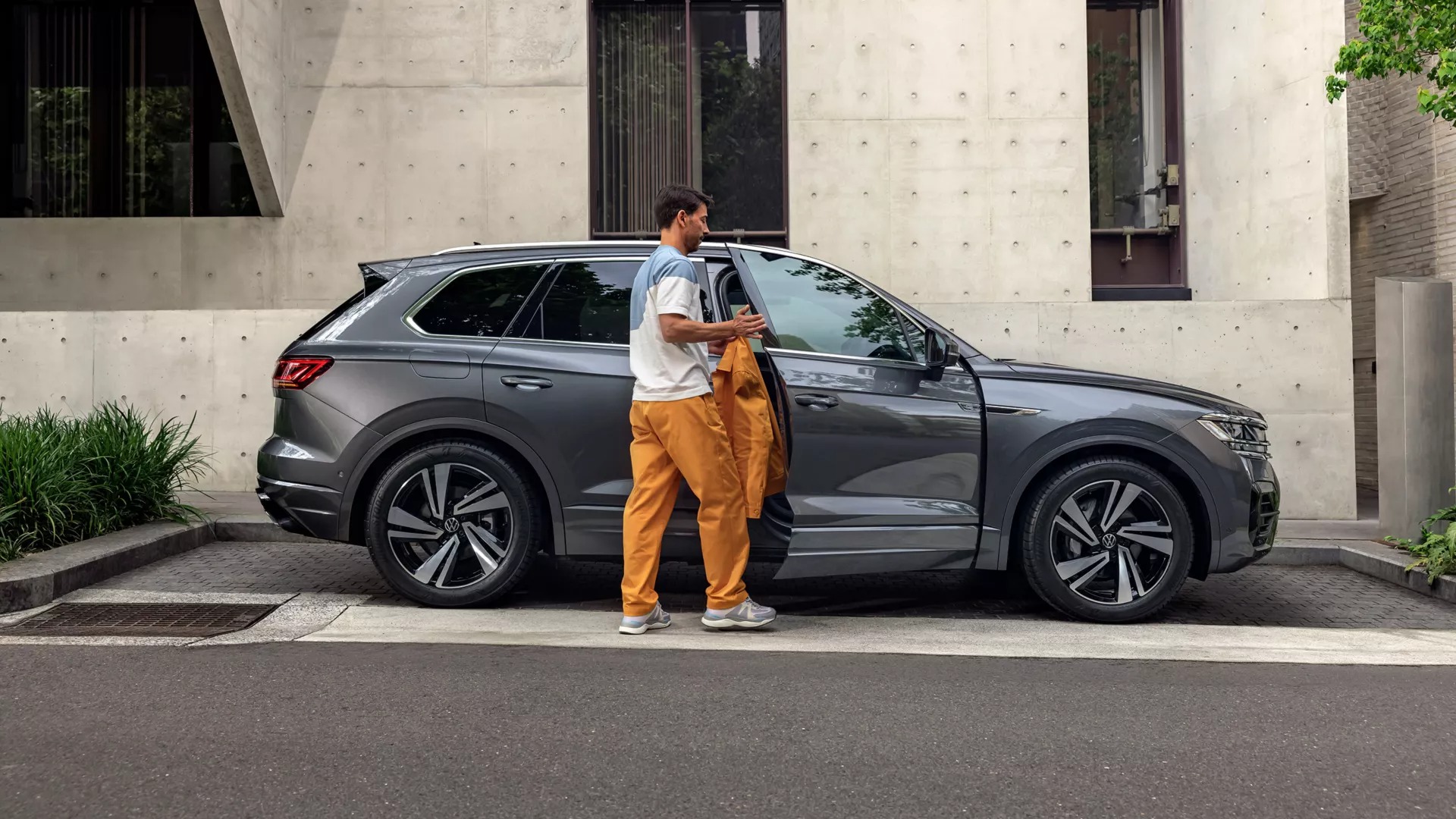 New VW Touareg, coming to Rockingham Volkswagen in Rockingham, Perth ...