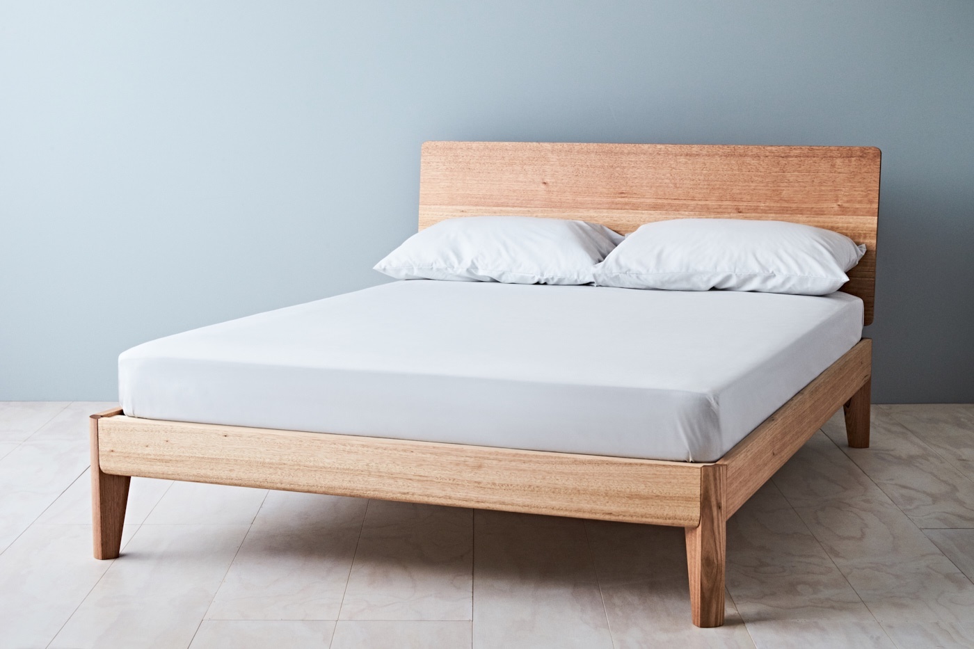 Kuri Bed | Loam