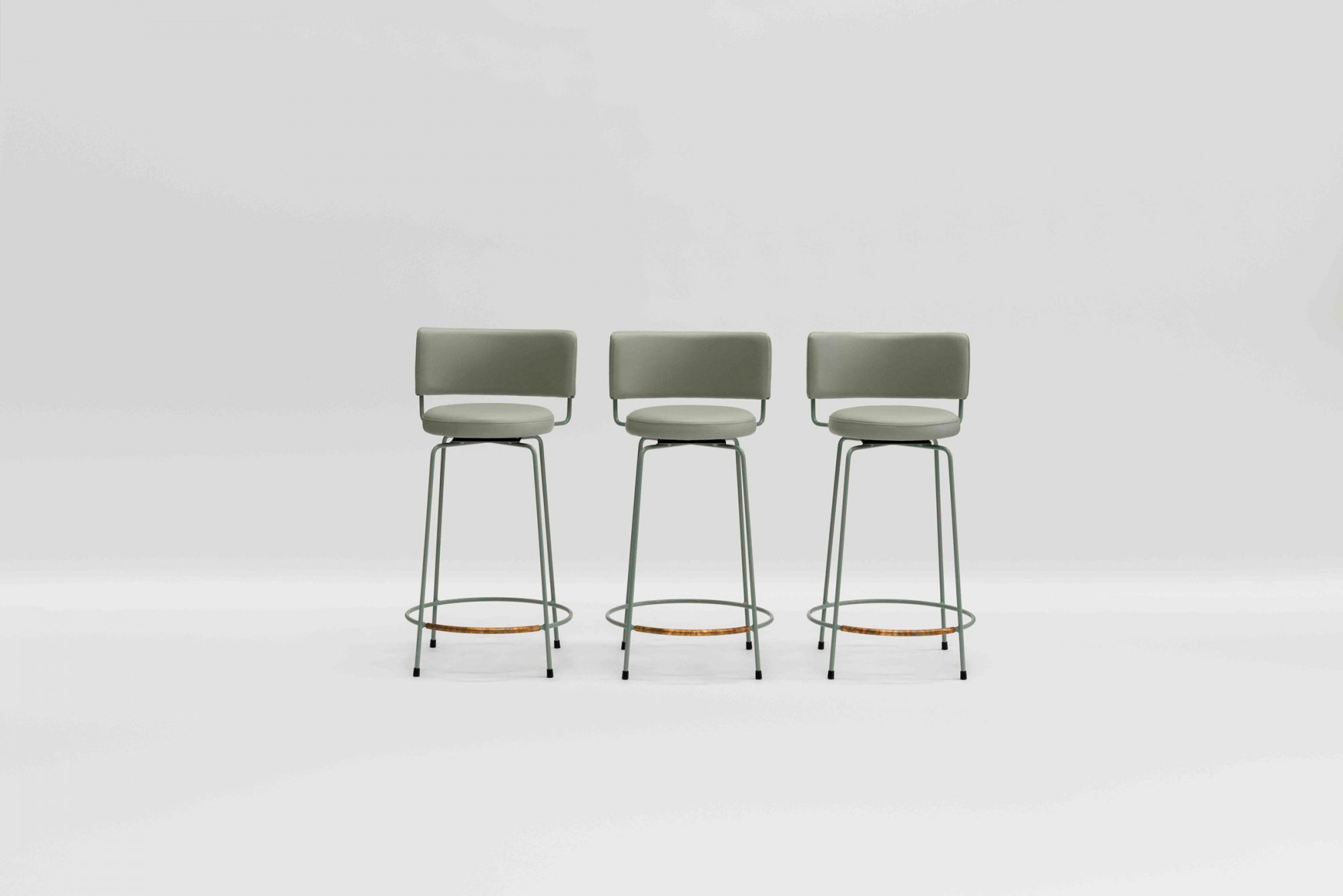 Diiva Swivel Stool | Loam