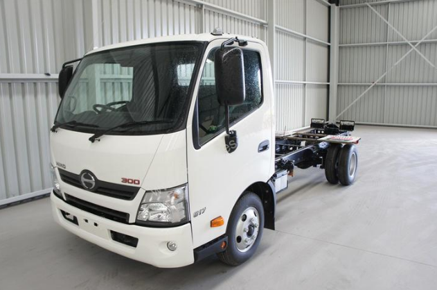 Review: 2016 Hino 300 Series 617 Cab Chassis