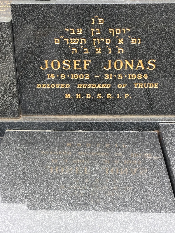 Melbourne Chevra Kadisha | WARREN SAUNDERS