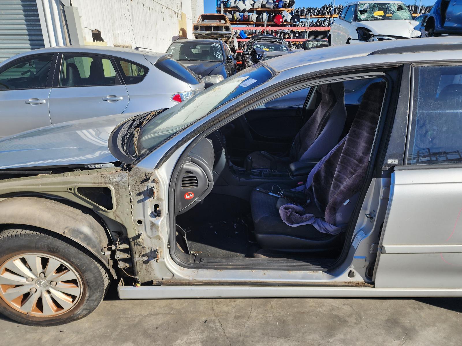 Parcel Shelf Cargo Blind Commodore Holden 2004