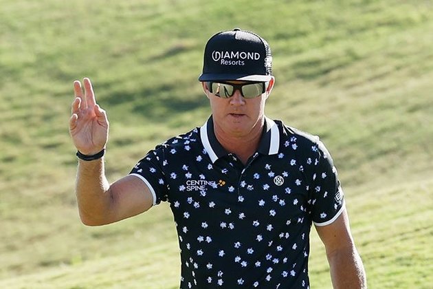 Brian Gay wins playoff to end PGA drought with Bermuda victory - Move ...