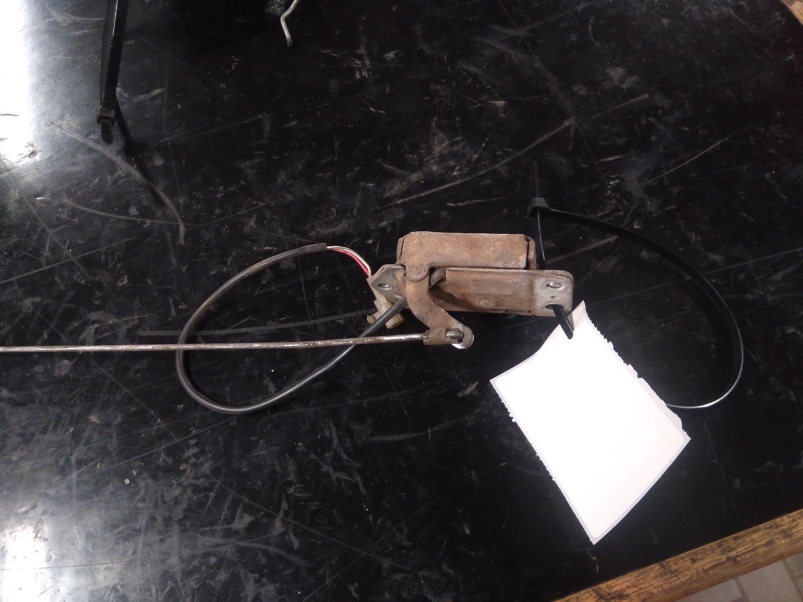 Door/Boot/Gate Lock Hiace Toyota 1993