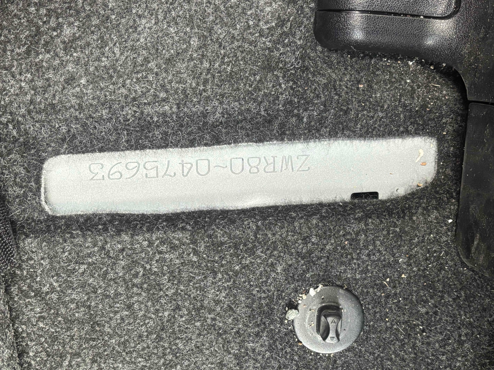 2020 Toyota Noah Hybrid X 1800cc Silver • Under 80,000 km | Carbarn ...