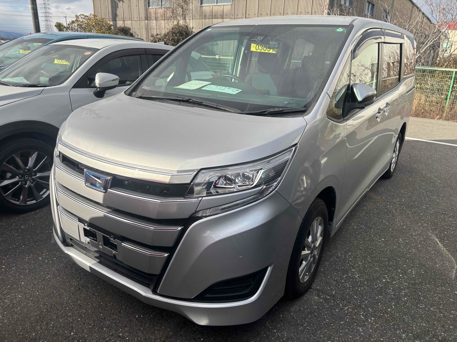 2020 Toyota Noah Hybrid X 1800cc Silver • Under 80,000 km | Carbarn ...