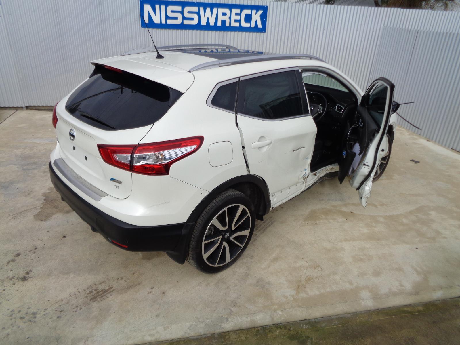 Left Front Door Window Qashqai Nissan 2014