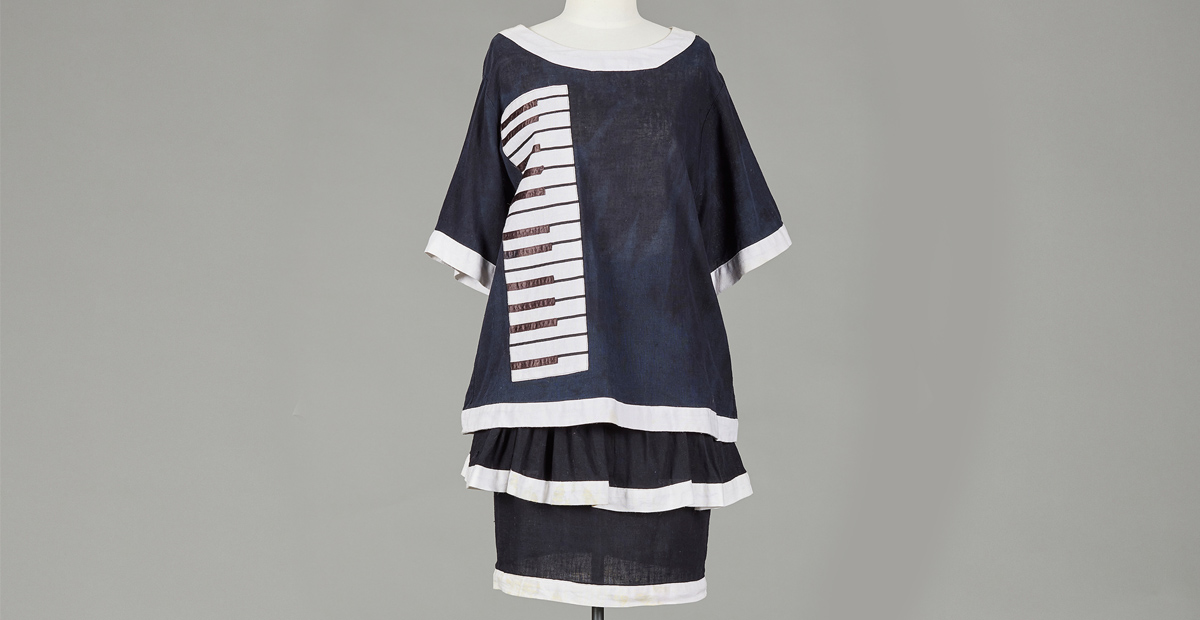 Rosemary Whitehead black and white linen piano ensemble, 1987 - New ...