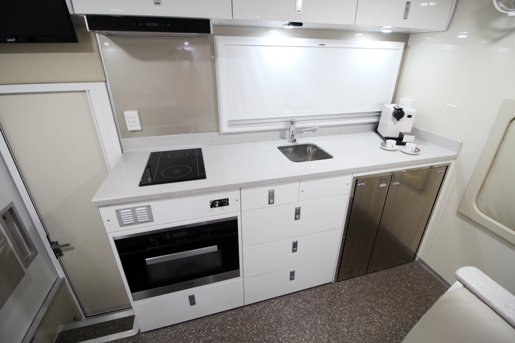 Commander 4x4 | SLRV Expedition Vehicles