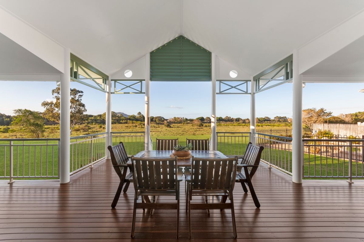 5 Amarina Court, Annandale | Elite Properties