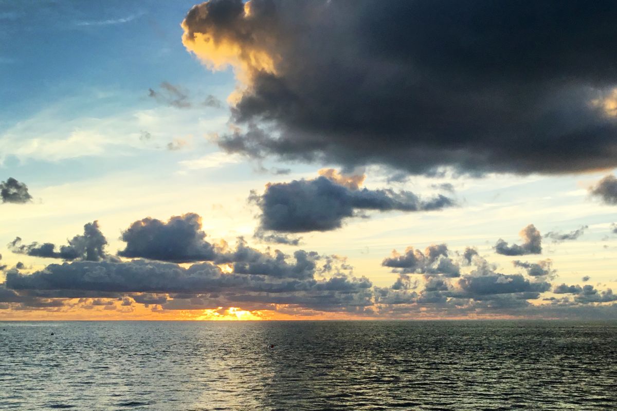 Reefstays: Overnight Experiences At The Great Barrier Reef | Magnums