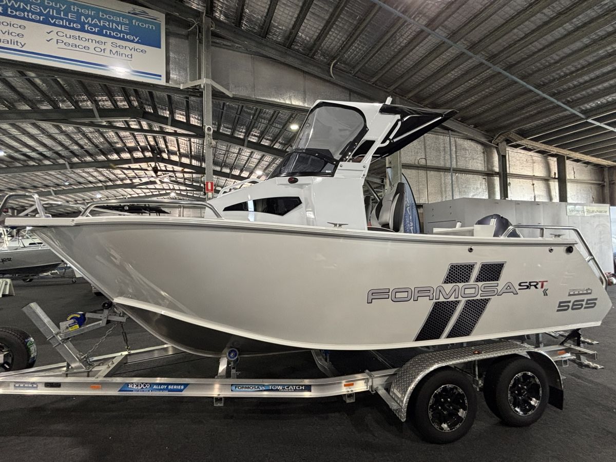 Formosa 565 SRT Centre Cabin + Yamaha F130XA - Townsville Marine ...