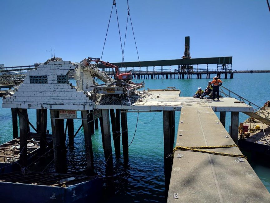 Pacific Marine Group | Loves Jetty Demolition - Mackay Port