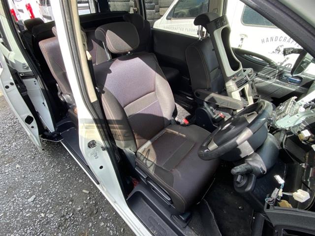 PartsWorld : Interior Trim Components parts for Nissan Serena - C25 ...