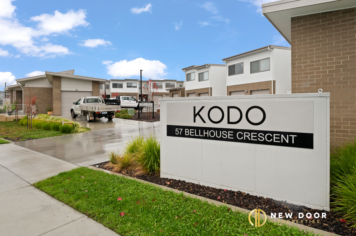 Perfect single level townhouse, ready for you to move in and enjoy ...