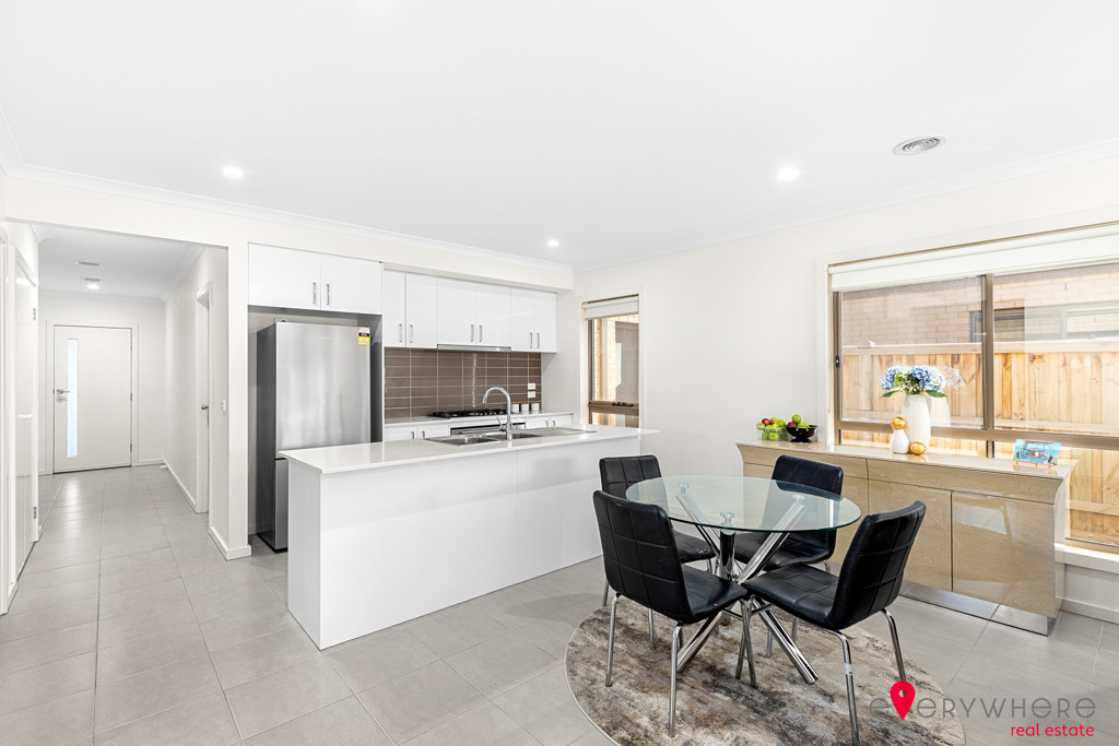 21 Hutchence Drive Point Cook