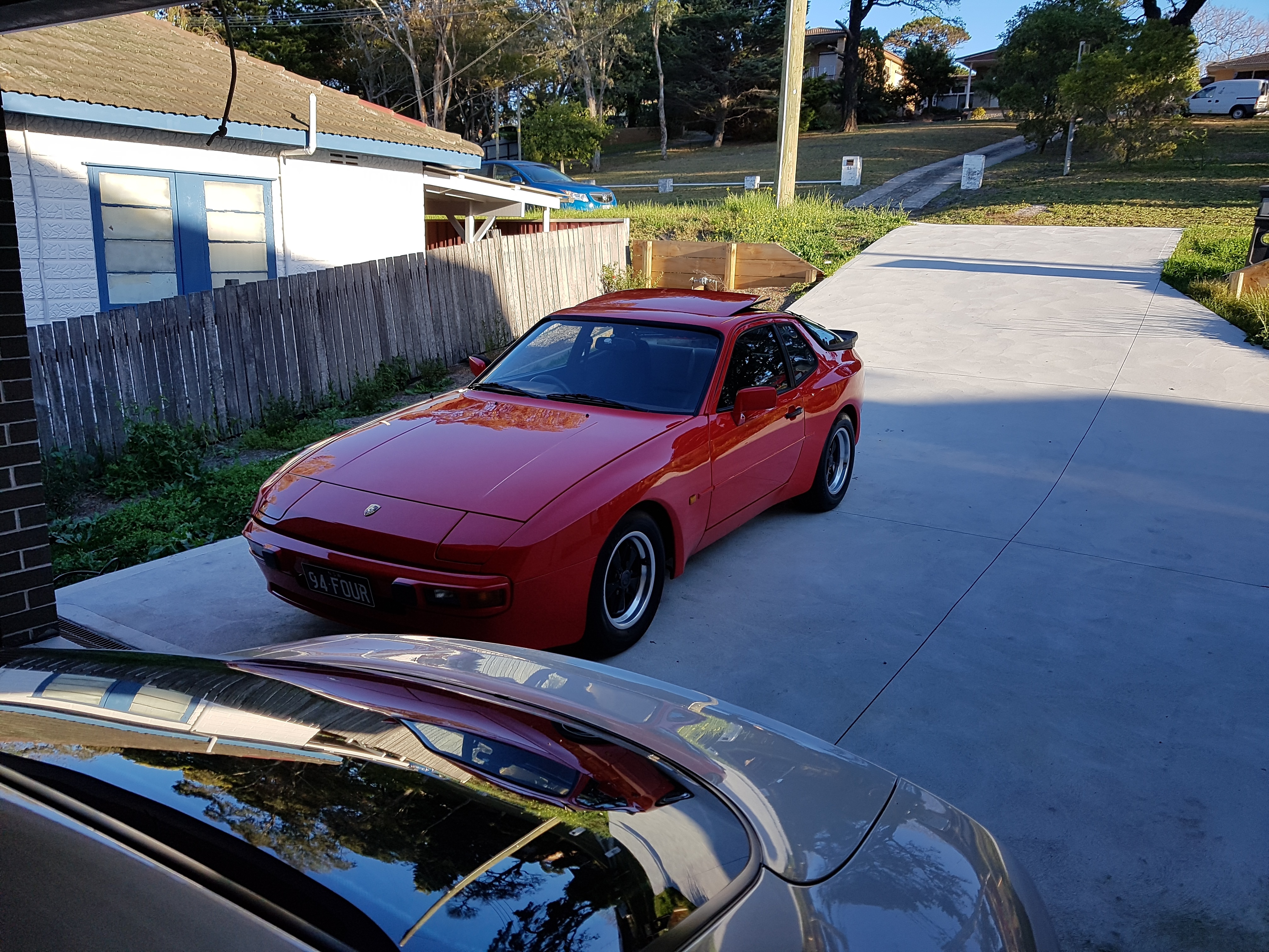 **Sold** 944 for sale; 1984 - 2nd owner(!) - Guards Red/Fuchs ~160k kms ...