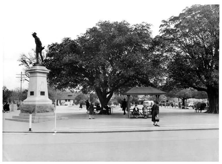 Captain Charles Sturt Monument - Victoria Square ADELAIDE | Heritage Places