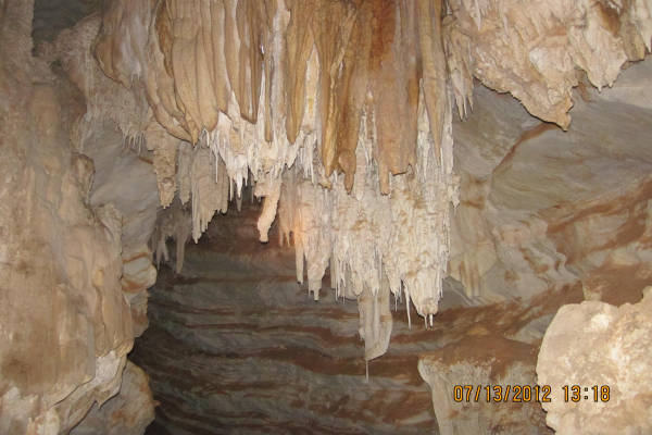 Bendethera Caves Trail - Ancient Geological Sites