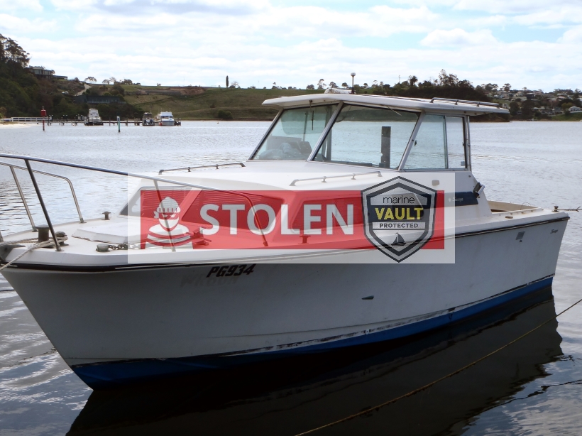 Stolen Watercraft - Savage LANCER 26 'SEDAN CRUISER - Vault Protected