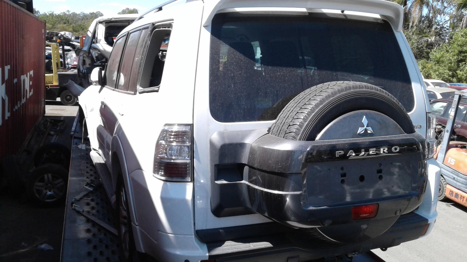Rear Bumper Pajero Mitsubishi 2013