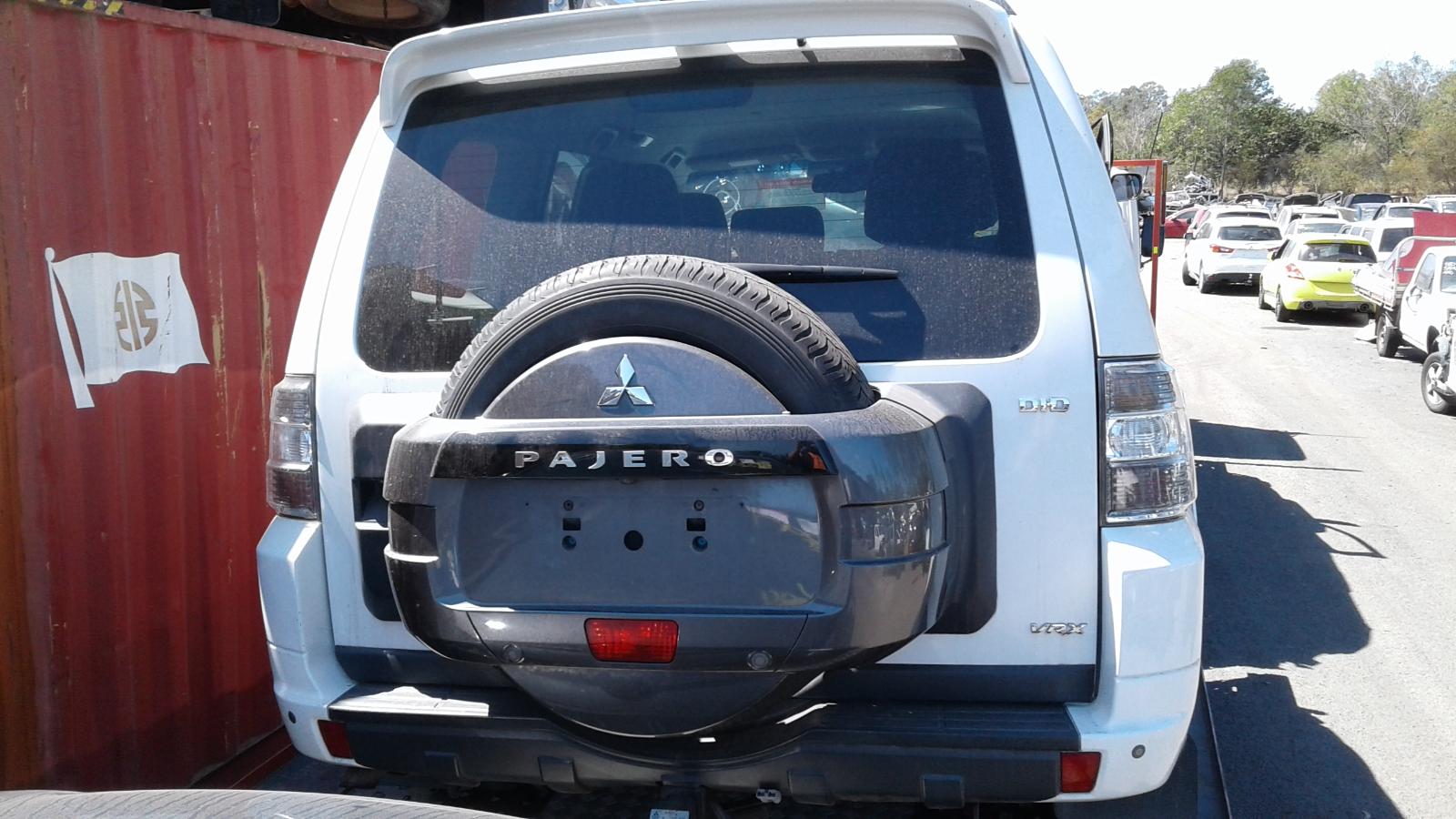 Rear Bumper Pajero Mitsubishi 2013